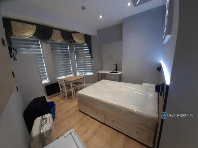 Studio to rent