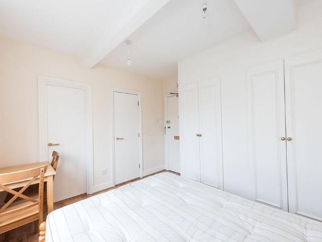 Studio to rent