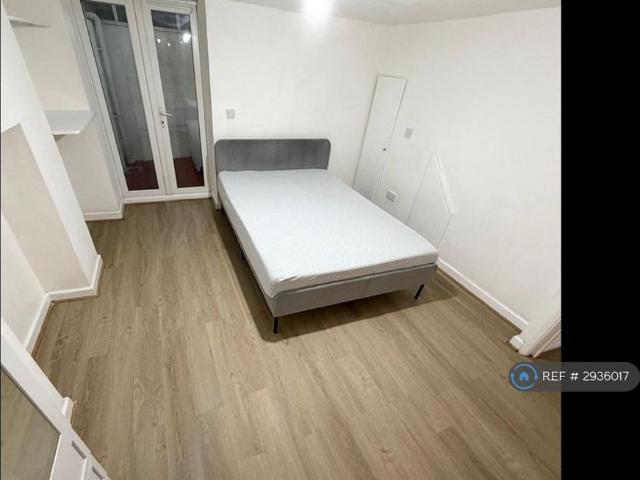Studio to rent