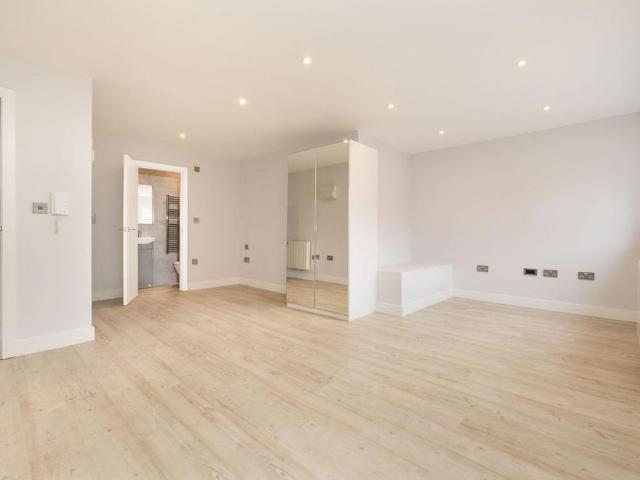 Studio to rent