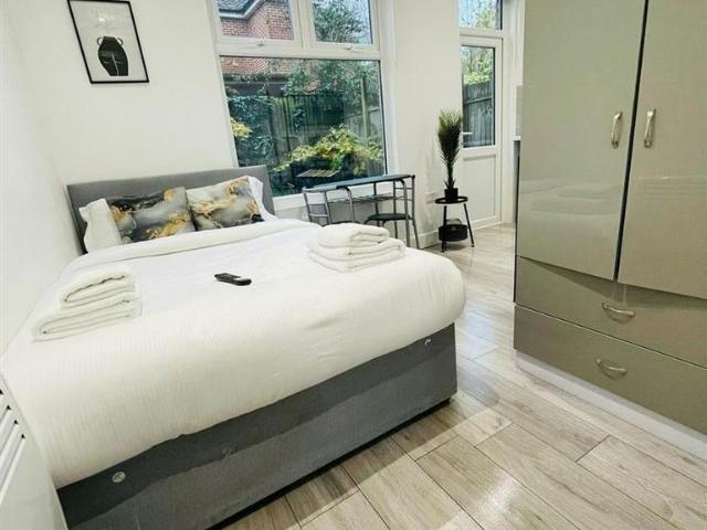 Studio to rent