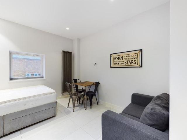 Studio to rent