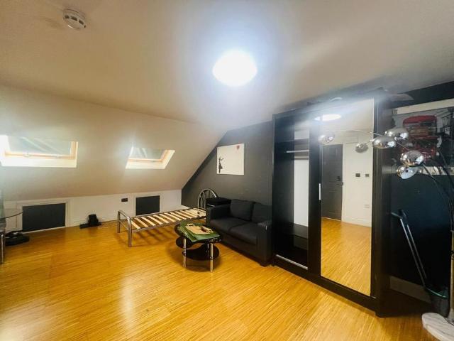 Studio to rent