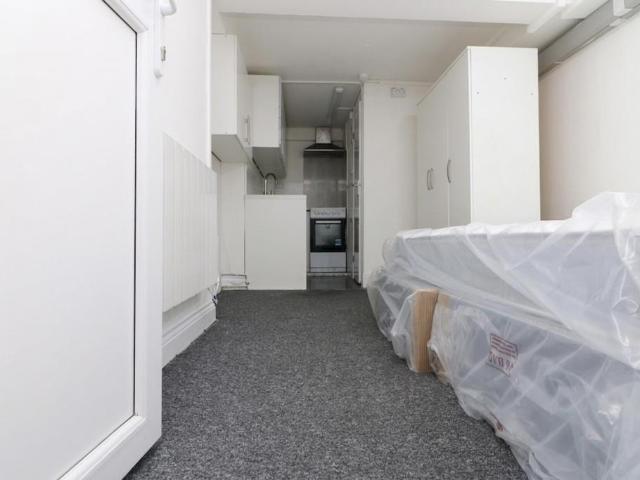 Studio to rent