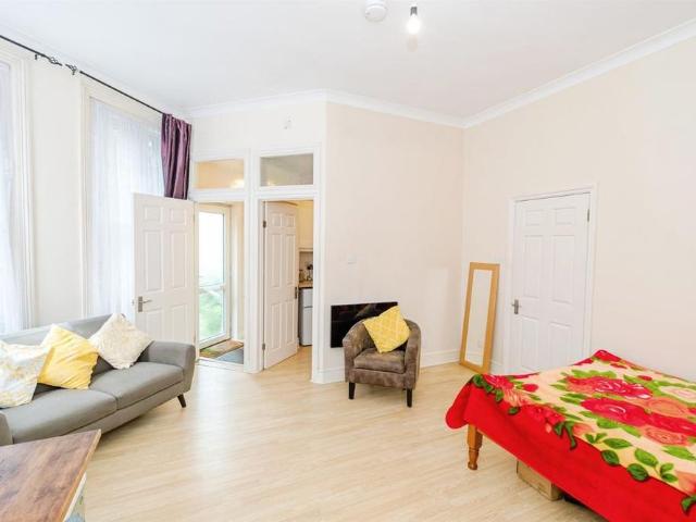 Studio to rent