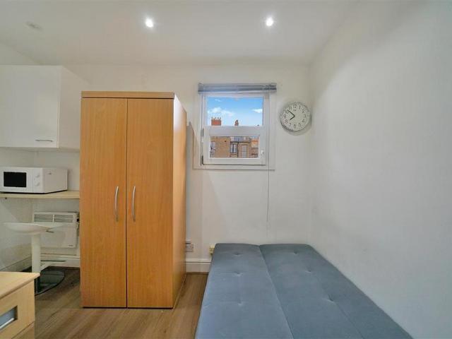 Studio to rent
