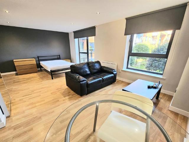 Studio to rent