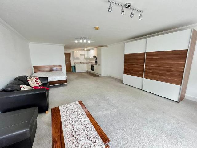 Studio to rent
