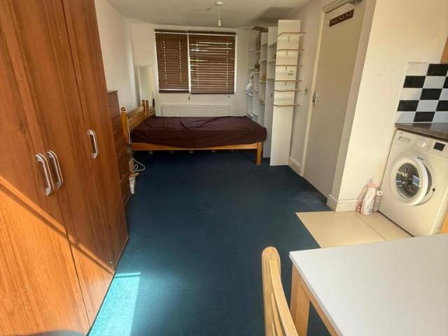 Studio to rent