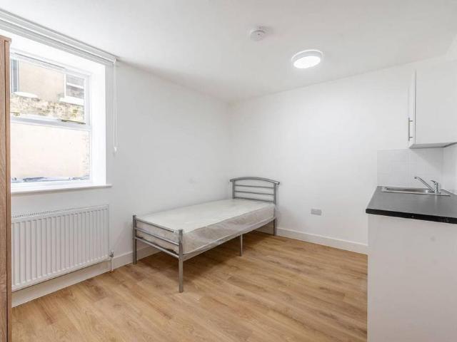 Studio to rent