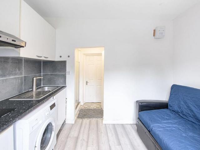 Studio to rent