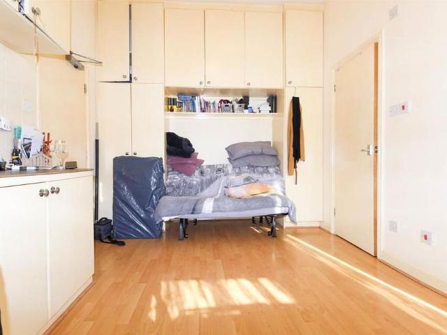 Studio to rent