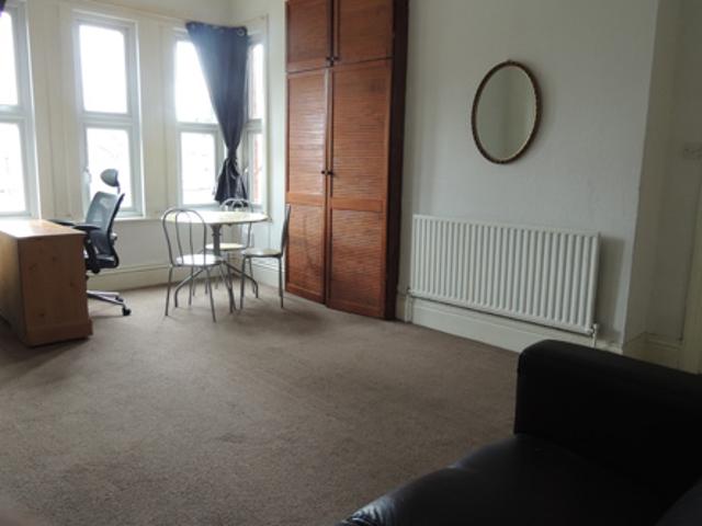 Studio To Rent