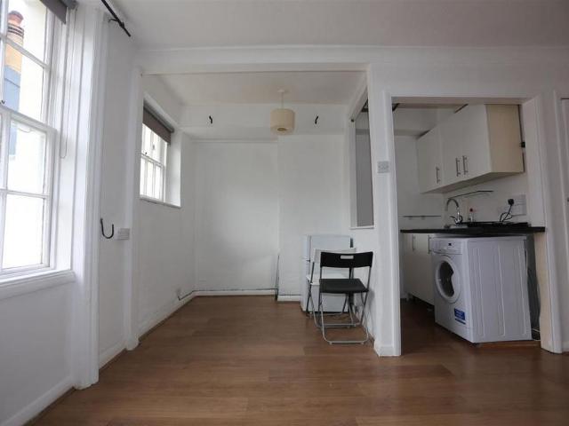 Studio to rent