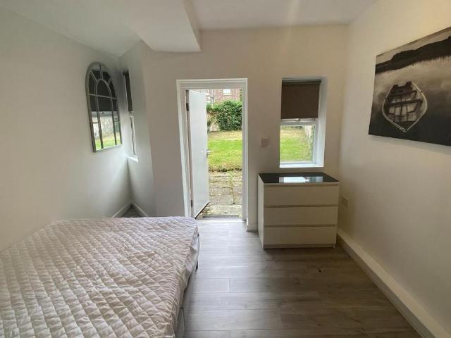 Studio to rent