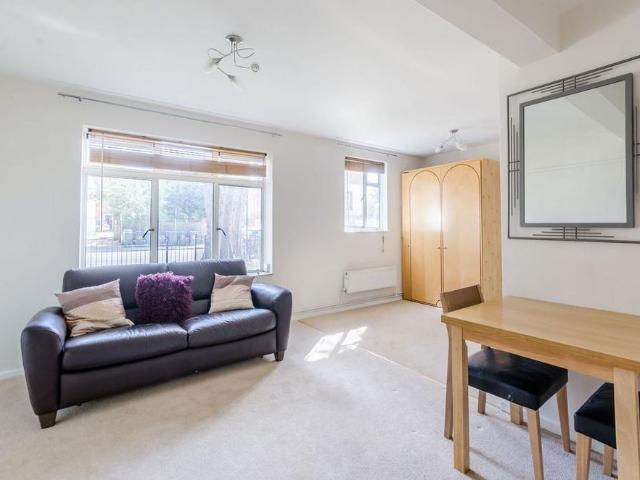 Studio to rent