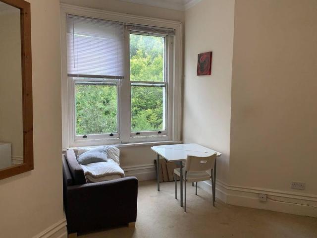 Studio to rent