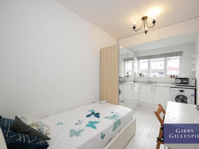 Studio to rent