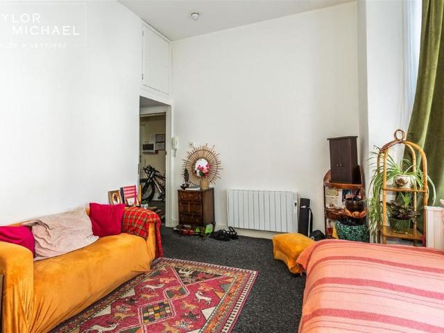 Studio to rent
