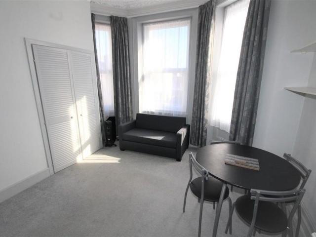 Studio to rent