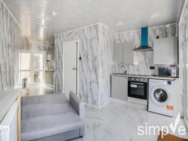 Studio to rent
