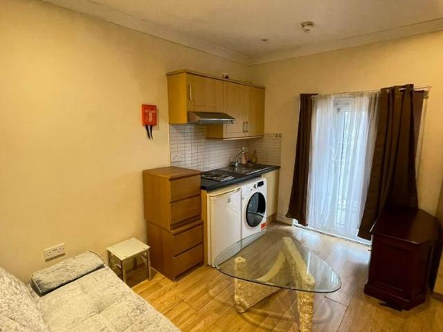 Studio to rent