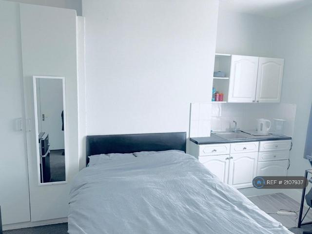 Studio to rent