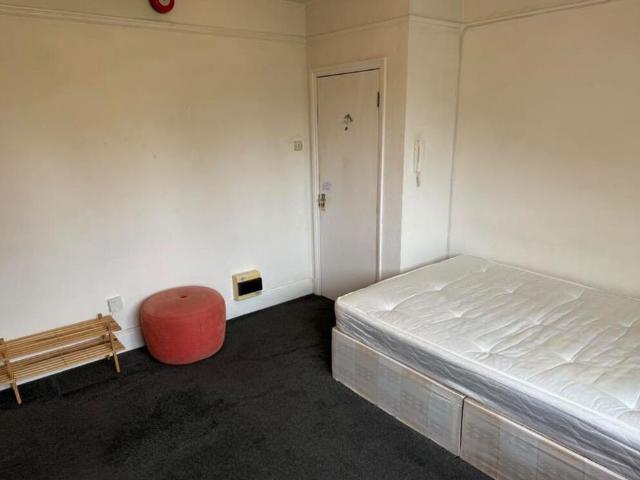 Studio to rent