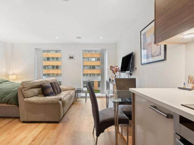 Studio to rent