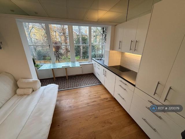 Studio to rent