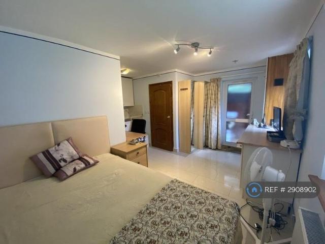 Studio to rent