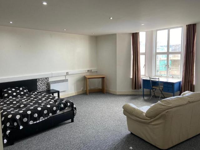 Studio to rent