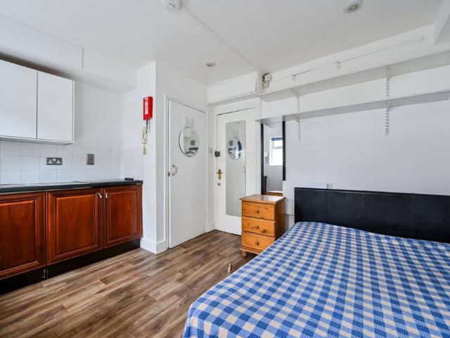 Studio to rent
