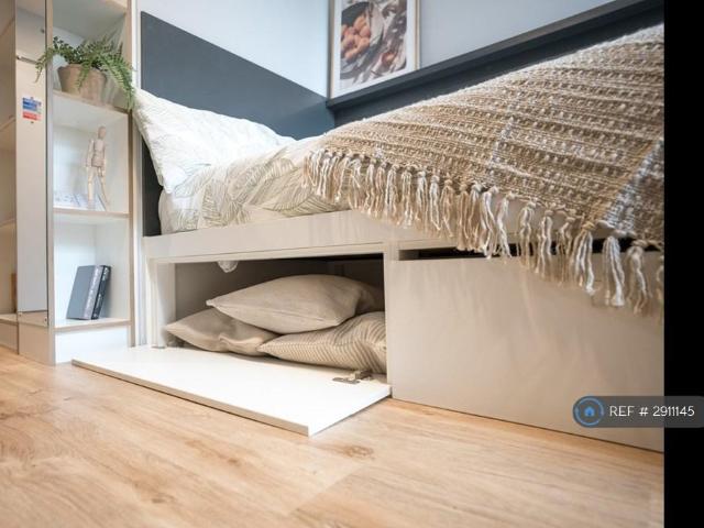 Studio to rent