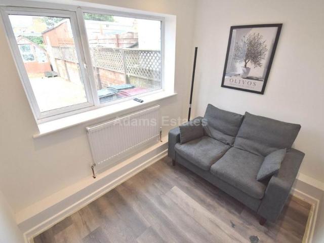 Studio to rent