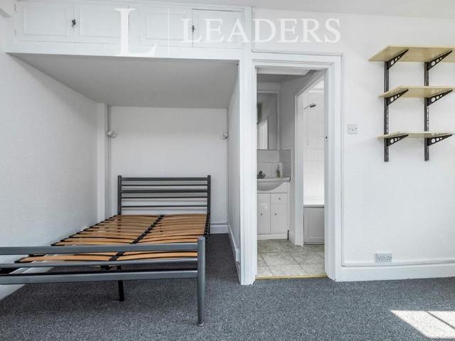 Studio to rent