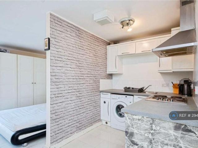 Studio to rent