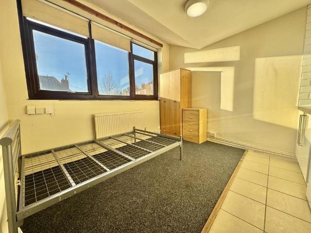 Studio to rent
