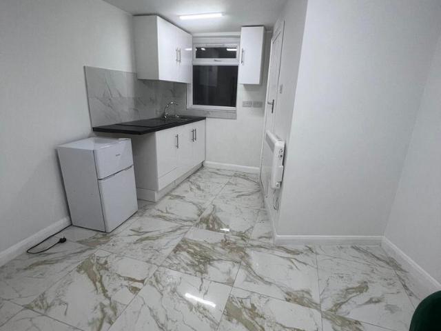 Studio to rent