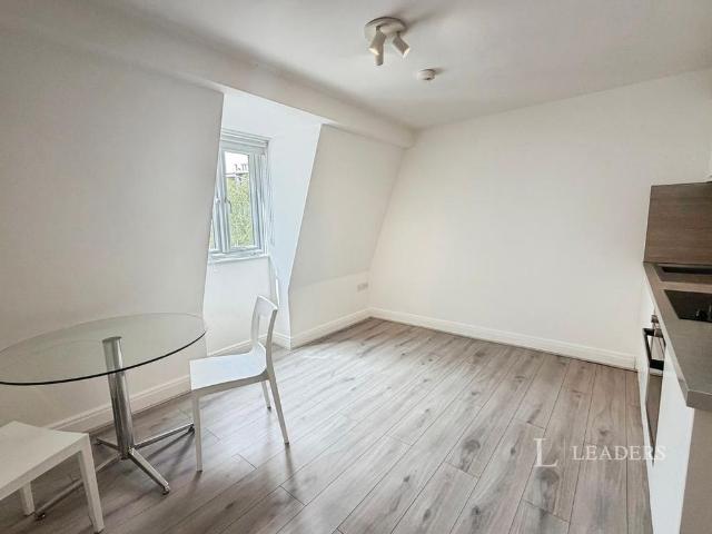 Studio to rent