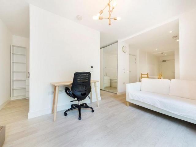 Studio to rent