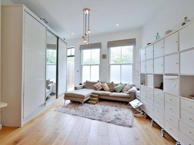 Studio to rent