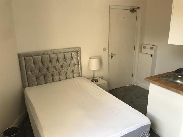 Studio to rent