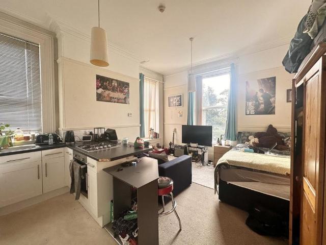 Studio to rent