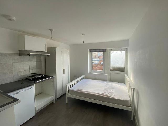 Studio to rent