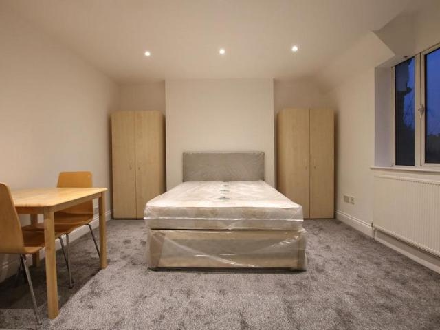 Studio to rent