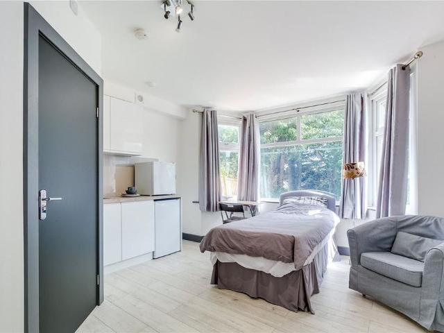 Studio to rent