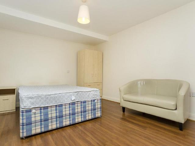 Studio to rent