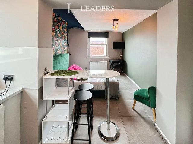 Studio to rent