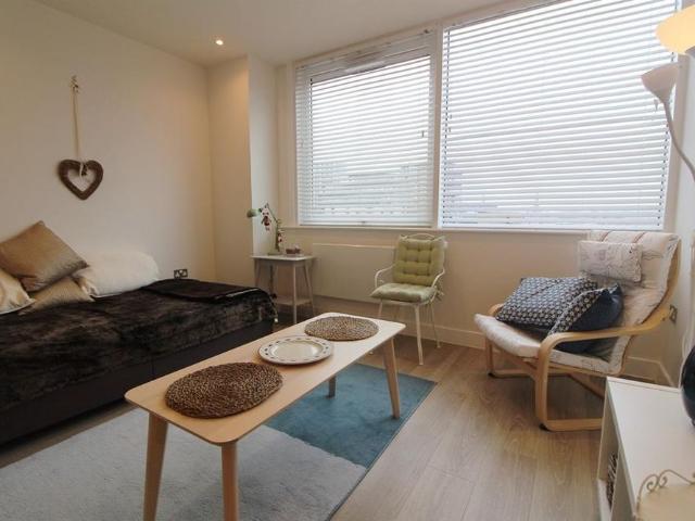 Studio to rent